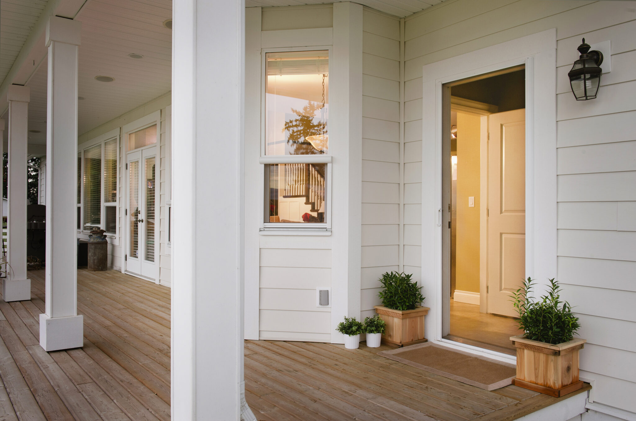 Phantom Retractable Screen Doors - Screenmobile