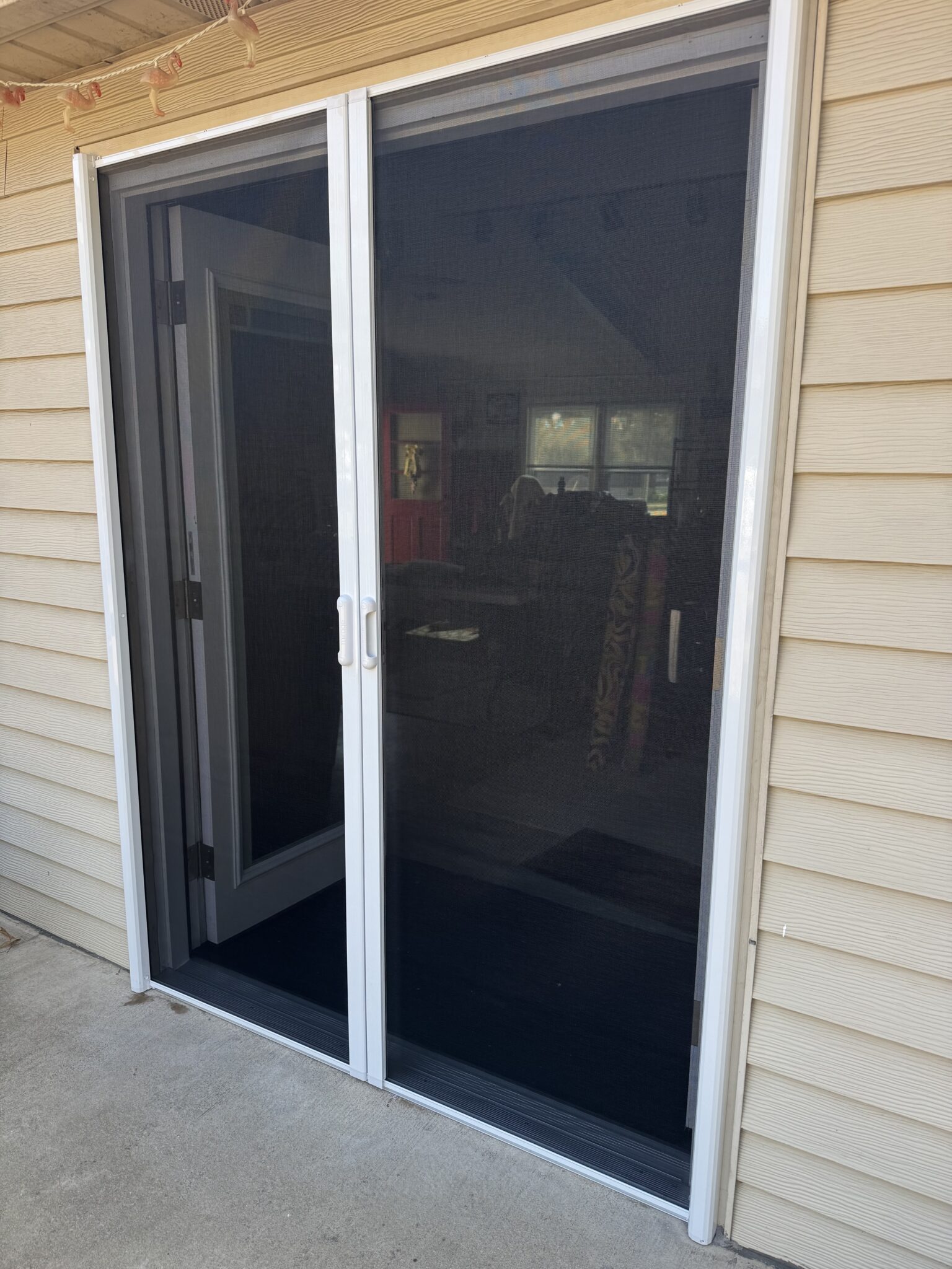 Retractable Screen Doors - Screenmobile
