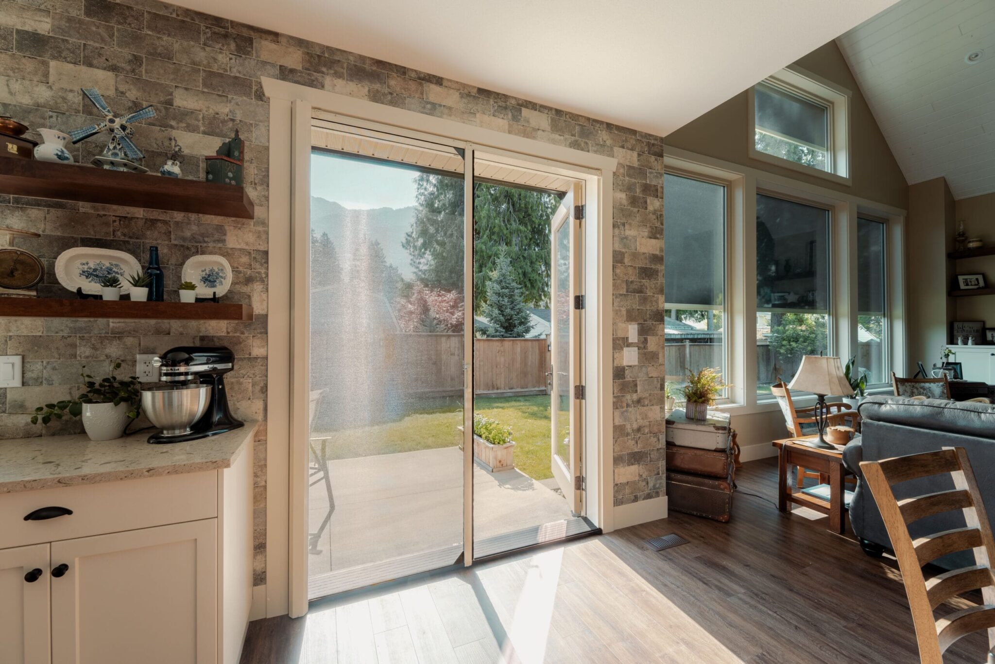 Phantom Retractable Screen Doors - Screenmobile